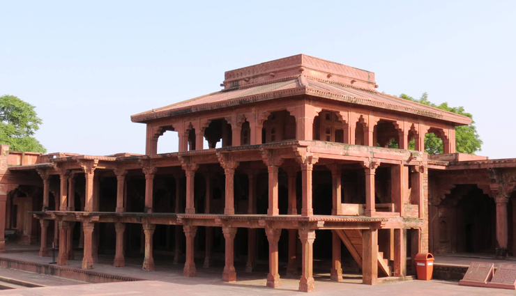 Historical Buildings To Visit in Agra - lifeberrys.com