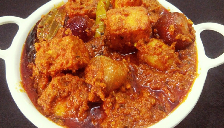 Recipe- Rajasthani Style Aloo Pyaz Paneer ki Sabji - lifeberrys.com