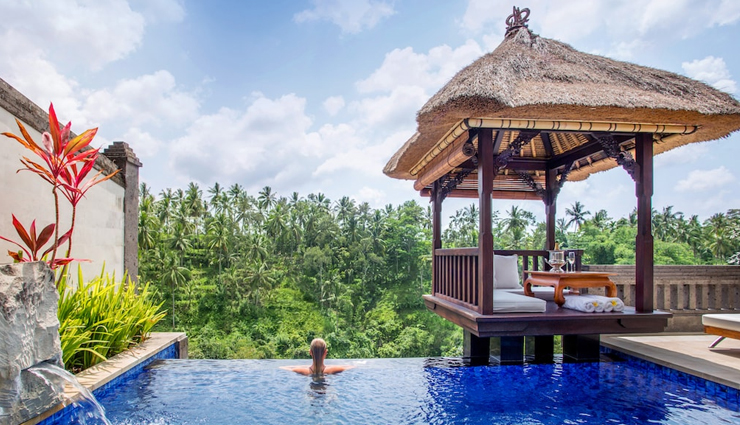 6 Amazing Bars To Visit in Bali - lifeberrys.com