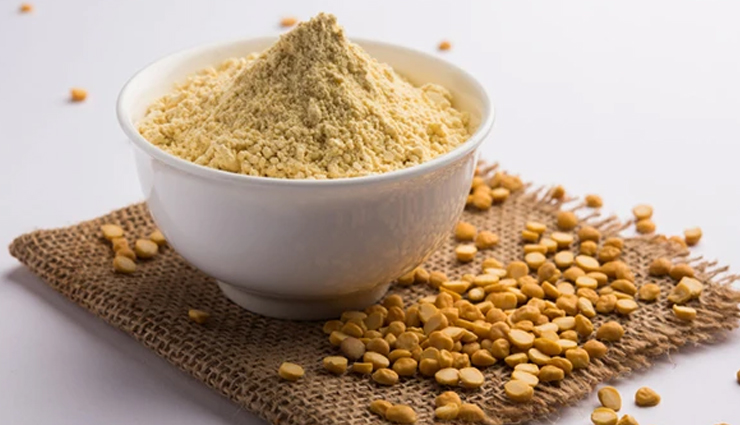 5 DIY Besan Masks To Get Healthy Hair - lifeberrys.com