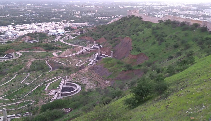 9 Best Places Tourists Must Visit in Bhuj - lifeberrys.com