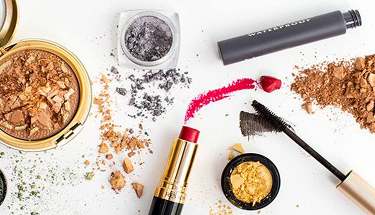 5 Tricks To Help You Fix Your Broken Makeup - lifeberrys.com