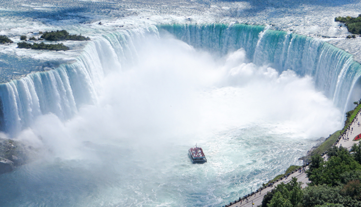 5 Must Visit Tourist Attraction in Canada - lifeberrys.com