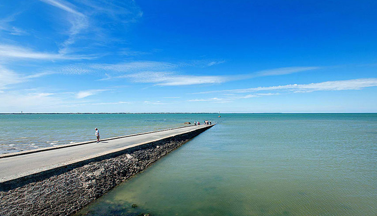 6 Amazing Causeways To Visit Around The World - lifeberrys.com