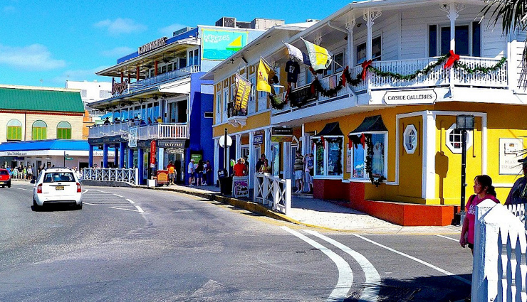 7 Must Visit Tourist Attractions in The Cayman Islands - lifeberrys.com