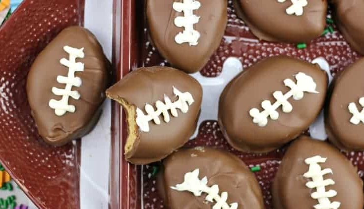 Recipe- Easy To Make Chocolate Football Spoons - lifeberrys.com
