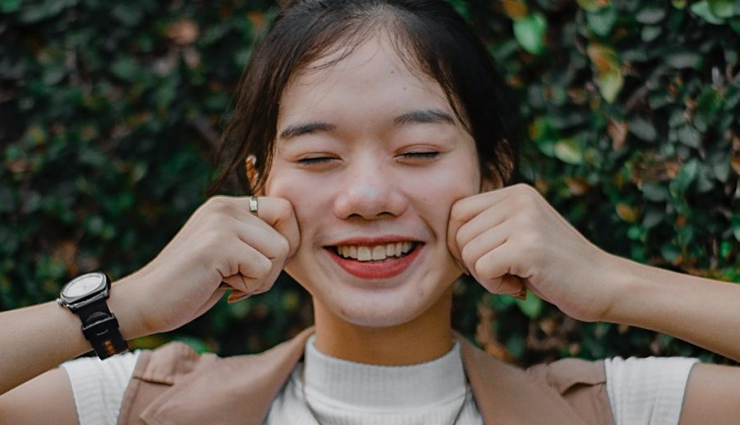 6 Facial Yoga Exercises To Get Chubby Cheeks Naturally - lifeberrys.com