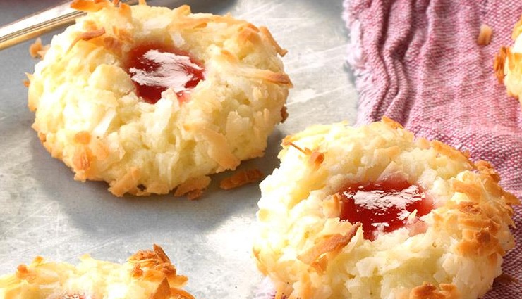 Recipe- Gluten Free Coconut Macaroons With Raspberry Jam - lifeberrys.com