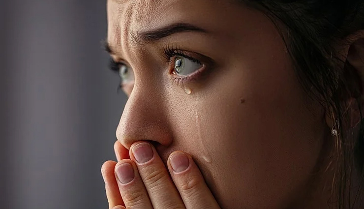 10 Health Benefits of Crying - lifeberrys.com