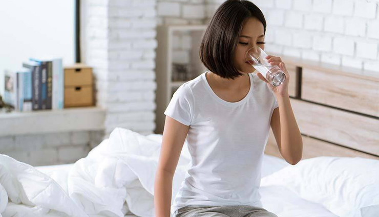 11 Health Benefits of Drinking Cold Water in Morning - lifeberrys.com