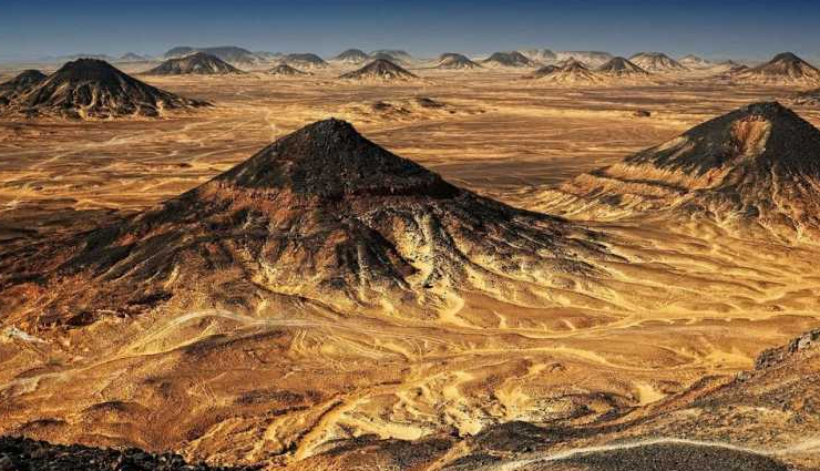 5 Unusual Deserts To Visit Around The World - lifeberrys.com