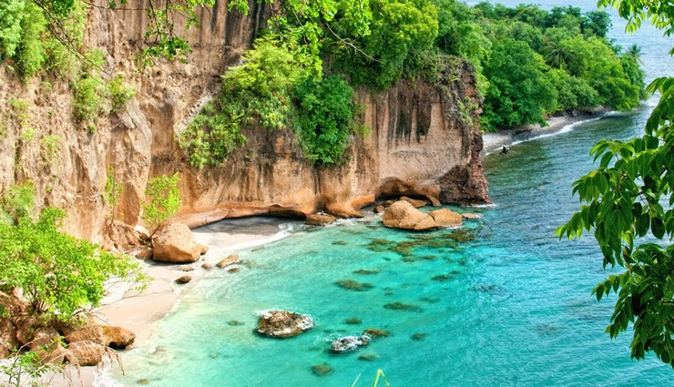 6 Tourist Attraction To Visit in Dominica - lifeberrys.com