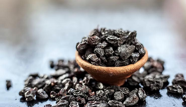 5 Proven Health Benefits of Dried Black Currants - lifeberrys.com