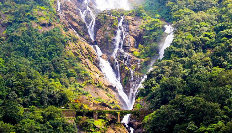 5 Most Beautiful Waterfalls of India - lifeberrys.com