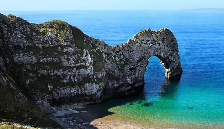 6 Most Famous Tourist Attractions in England - lifeberrys.com