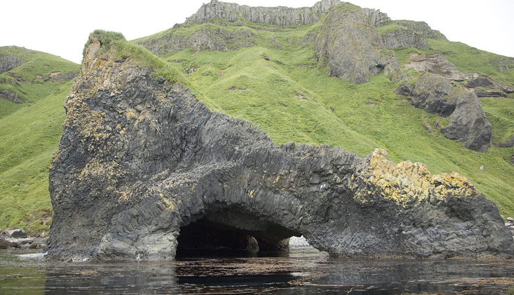 9 Most Amazing Sea Caves From Around The World - lifeberrys.com