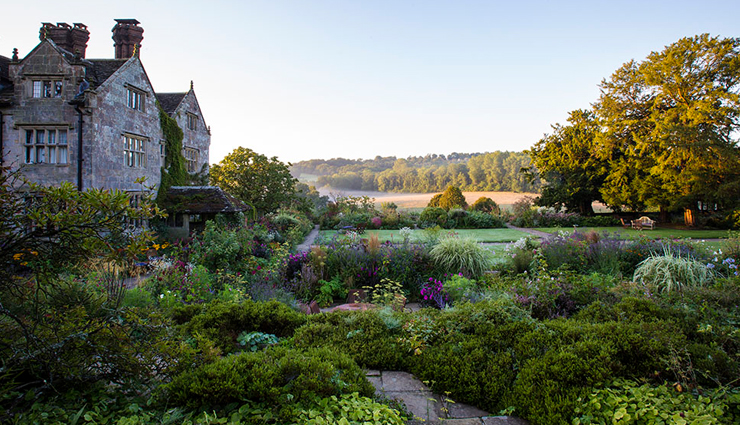 5 Beautiful English Gardens You Must Visit - lifeberrys.com