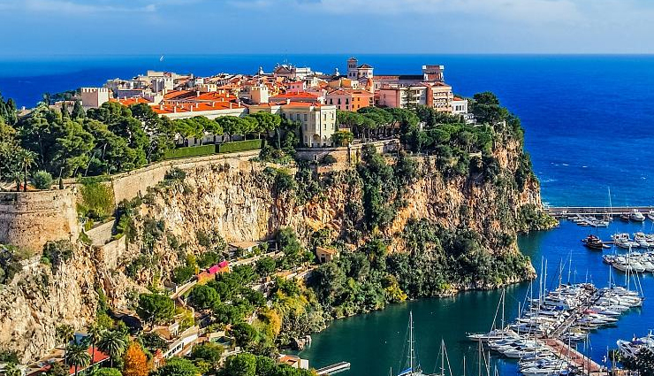 6 Smallest Countries To Visit in Europe - lifeberrys.com