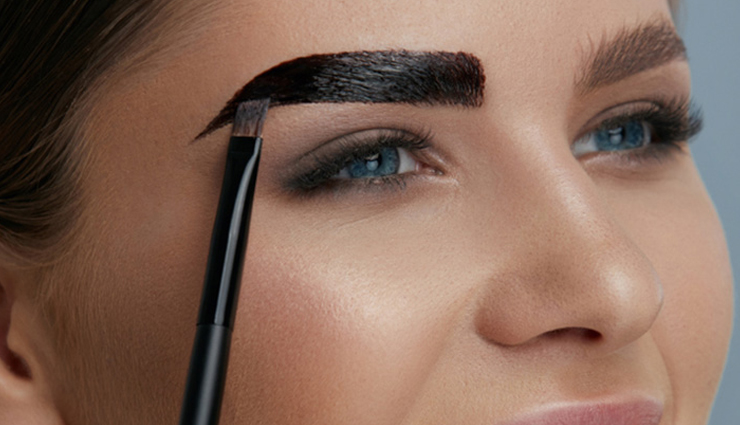 5 DIY Recipes You Can Try For Eyebrow Tinting - lifeberrys.com