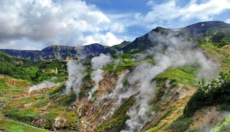 10 Most Famous Valleys To Visit on Earth - lifeberrys.com