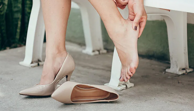 6 Ways To Take Care of Your Feet - lifeberrys.com