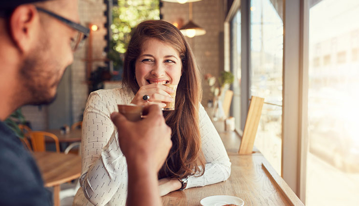 7 Strategies To Make The First Move on a Guy - lifeberrys.com