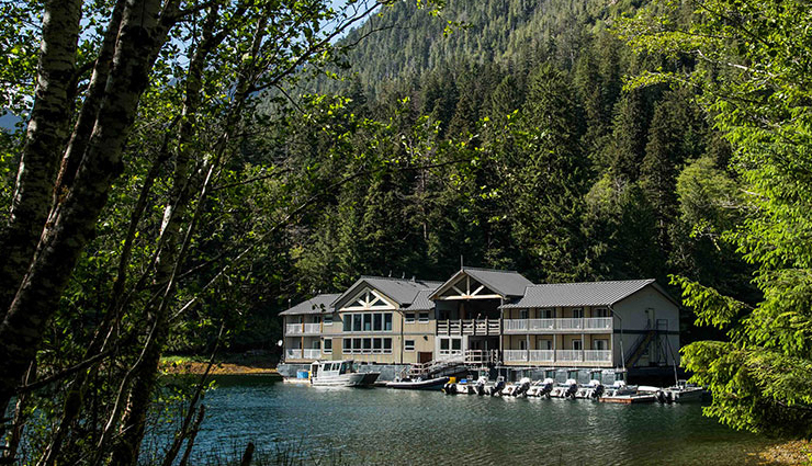 6 Floating Hotels You Need To Visit Once - lifeberrys.com