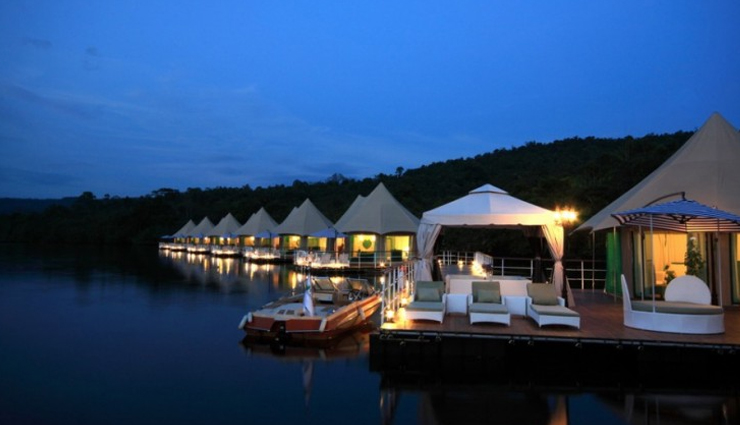 6 Floating Hotels You Need To Visit Once - lifeberrys.com