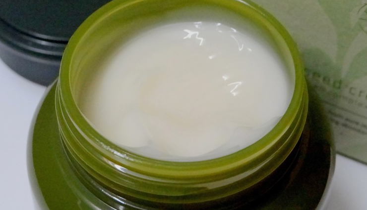 DIY Green Tea Cream To Get Beautiful Eyes - lifeberrys.com