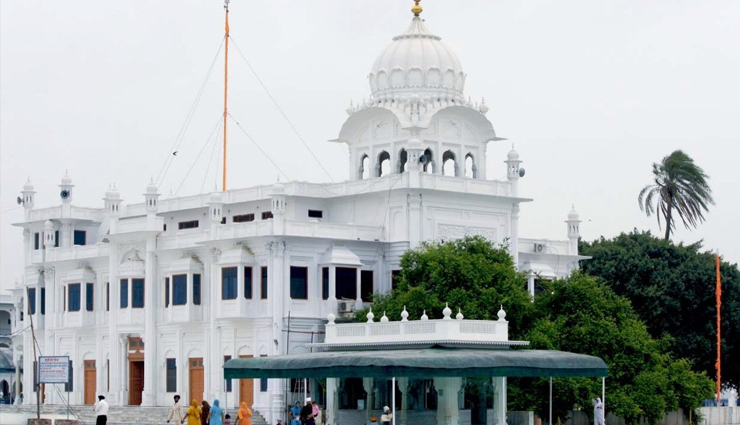 10 Famous Gurdwaras in The World - lifeberrys.com