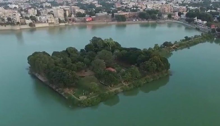 9 Best Places Tourists Must Visit in Bhuj - lifeberrys.com