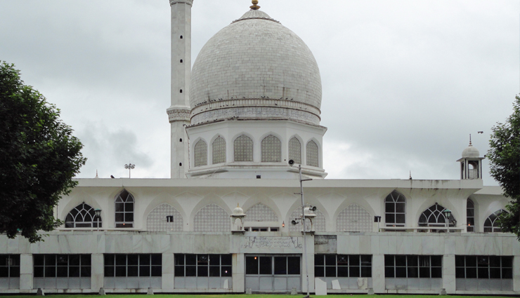 10 Mosques You Can Visit in India - lifeberrys.com