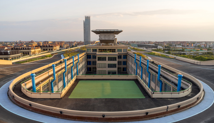 6 Famous Rooftop Helipads Around The World - lifeberrys.com