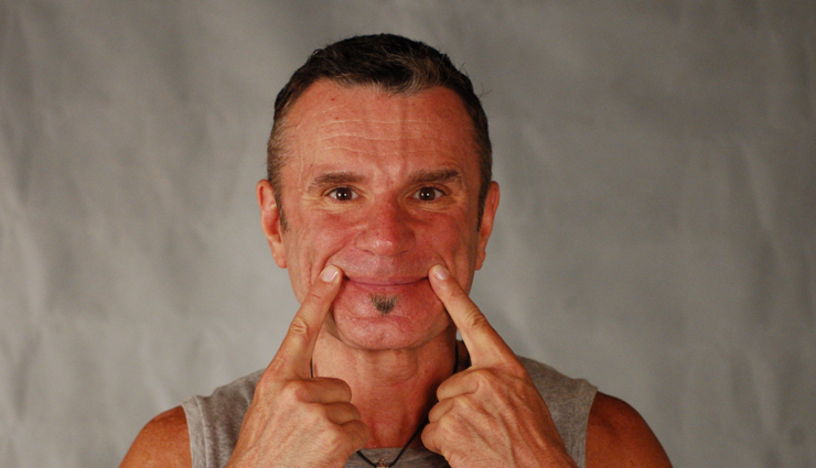 6 Effective Face Exercises To Get High Cheekbones - lifeberrys.com