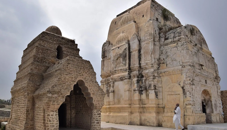 Historic Hindu Temples and Their History in Pakistan - lifeberrys.com