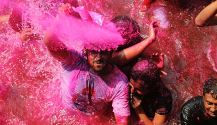 Celebrations and Rituals of Holi Being Celebrated in Maharashtra ...