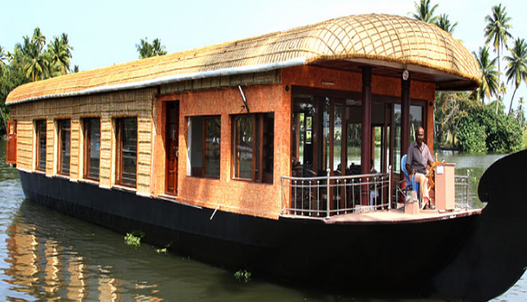 5 Houseboats in India You Must Visit - lifeberrys.com