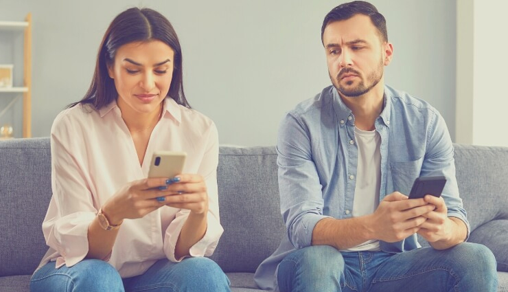 8 Signs That Show There is Insecurity in Relationship - lifeberrys.com