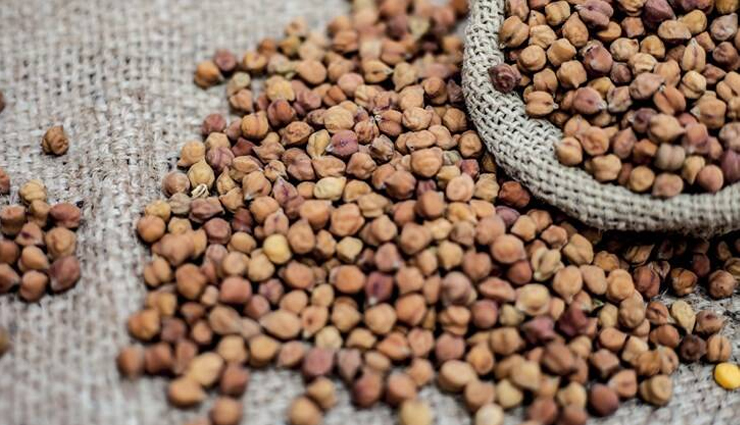 Recipe- Healthy For Breakfast Kala Chana Chaat - lifeberrys.com