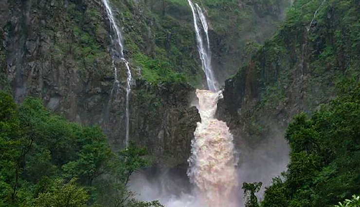 List of Amazing Waterfalls To Visit Near Mumbai - lifeberrys.com