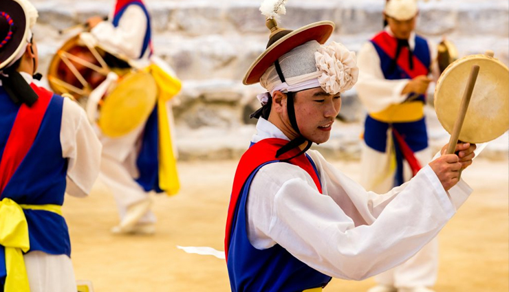 10 Reasons Why You Must Visit South Korea - lifeberrys.com