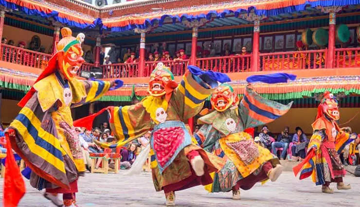 6 Festivals You Can Enjoy in Ladakh - lifeberrys.com