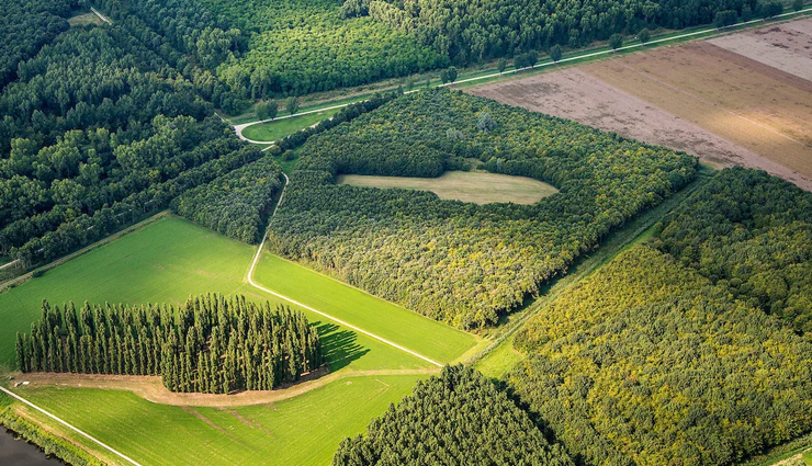 6 Amazing Example of Land Art To Visit in The World - lifeberrys.com