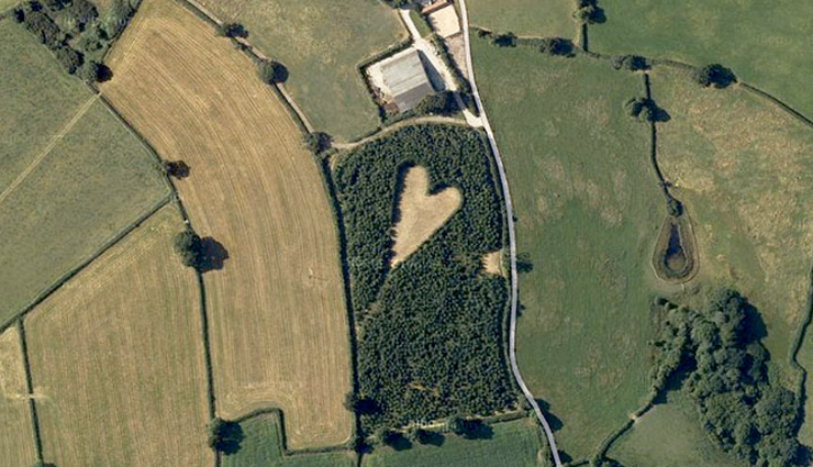 6 Amazing Example of Land Art To Visit in The World - lifeberrys.com