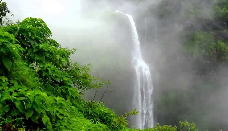 5 Beautiful Waterfalls To Visit Near Pune - lifeberrys.com