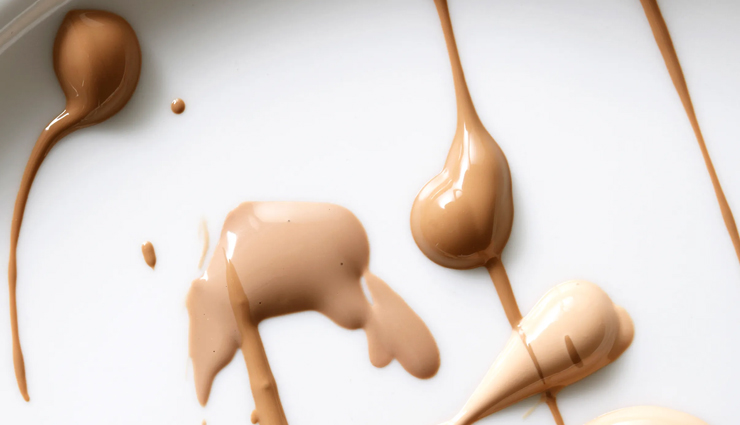 5 Tips and Tricks To Apply Liquid Foundation Like a Pro - lifeberrys.com