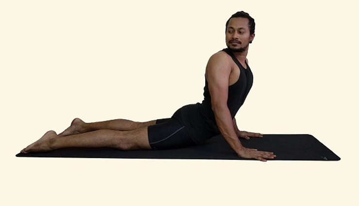 5 Yoga Asanas To Treat Lower Back Pain - lifeberrys.com