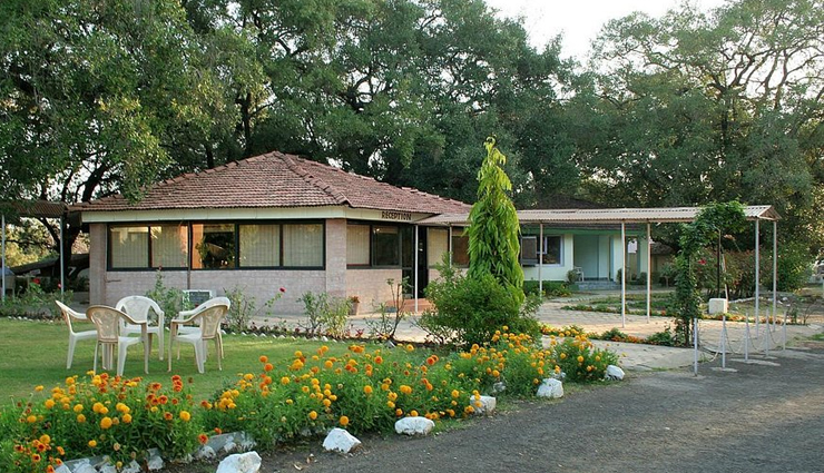 6 Luxury Resorts For Great Stay Near Indore - lifeberrys.com