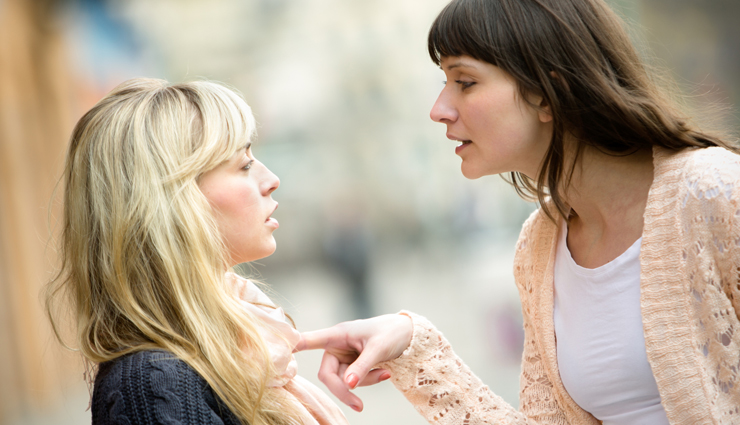 11 Behavior Signs That Show You are a Manipulative Person - lifeberrys.com