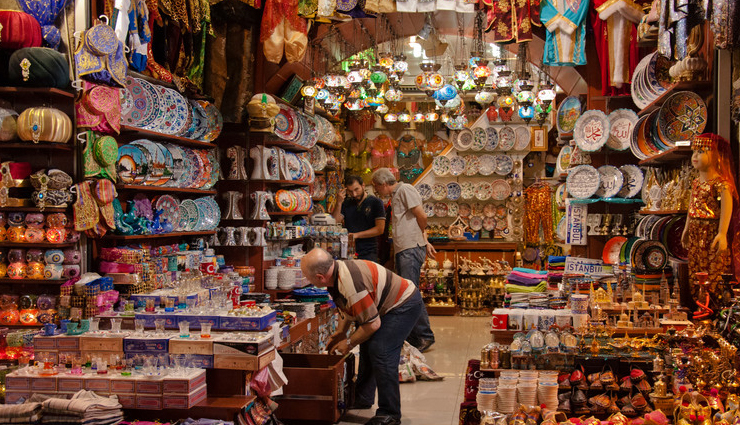 5 Must Visit Shopping Streets To Visit in Istanbul - lifeberrys.com